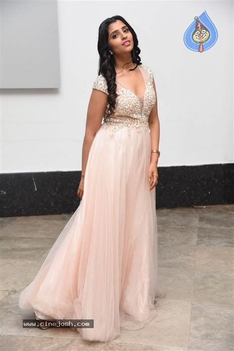 Anchor Shyamala New Gallery Photo 2 Of 15