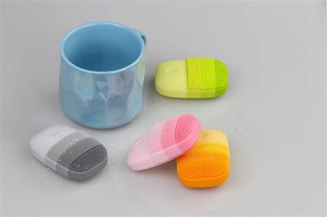 Portable Electric Silicone Massager Face Cleanser Facial Cleansing