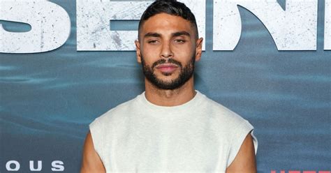Nassim Lyes Avec Qui Lacteur Du Film Netflix Sous La Seine Est Il En