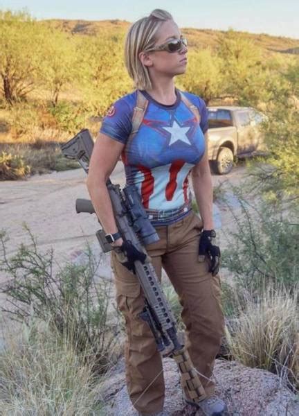 40 Awesome Girls With Big Guns Wow Gallery Ebaums World