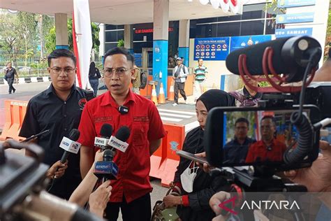 PDIP Laporkan Pembakaran Bendera Partai Ke Polda Metro Jaya ANTARA News