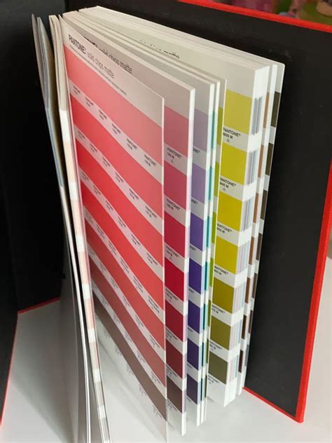 Pantone Solid Chips Matte Color Guide 其他 其他 Carousell
