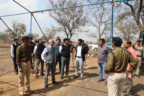 संभागायुक्त पुलिस महानिरीक्षक ने लिया हेलीपेड व कार्यक्रम स्थल का जायजा