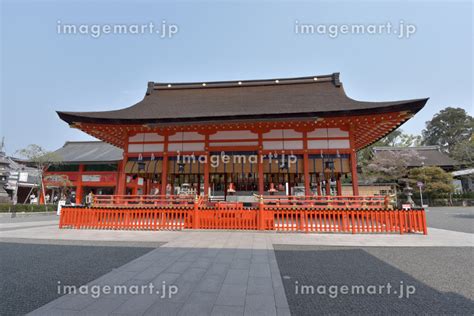 伏見稲荷大社 外拝殿 京都市の写真素材 [145652971] イメージマート