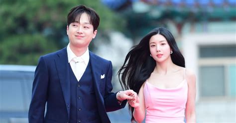 포토 이찬원 권은비 손 꼭 잡고