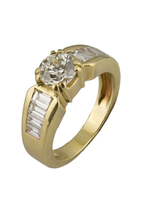 Anillo De Compromiso De Oro Y Diamantes Anillos De Compromiso De Oro