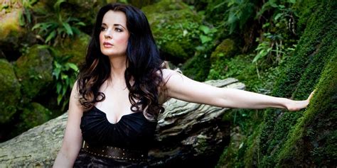 Fashion Gallery Vania Baileyvania Bailey