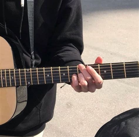 Pin de 𝐛𝐫𝐤𝟏𝐝𝐝𝐨 em Guitars Music Stuff Jikook Fanfic jikook Fotos