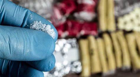 What Does Meth Look Like Smell Like And Taste Like
