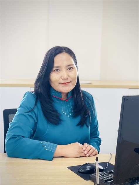 Увс 🔰ХАРИЛЦАН ХҮНДЭТГЭЕ ХАМТДАА ХӨГЖЬЕ сарын аяны хүрээнд Өв соёлоо дээдэлье Монгол дээлтэй