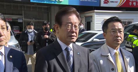 검찰 민주연구원 닷새 만에 압수수색野 당사 침탈·민주주의 퇴행