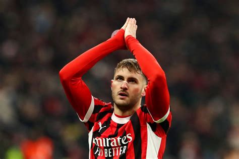 ادامه شروع رویایی سانتیاگو خیمنز در میلان؛ گلزنی مقابل باشگاه سابق پس از ۴۰ ثانیه عکس طرفداری