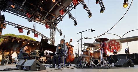 Amaury Faye - Amaury Faye on tour this winter