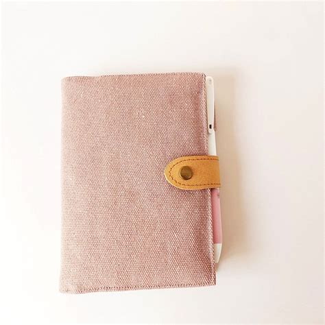 ほぼ日手帳カバー（オリジナル用） 留め具で開き防止 ペンホルダー付 文庫本a6サイズ 布 帆布無地 ピンクベージュ 文房具
