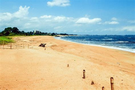Download Liberia Bare Beach Wallpaper