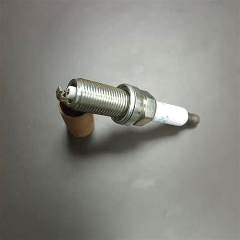 Spark Plug Yr7mes For Royal Enfield Meteor 350 Bullet 350 Hunter 350