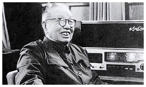 怀仁堂的“三老四帅”中，三老分别是谁？为什么能与四帅并列？谭震林李先念李富春