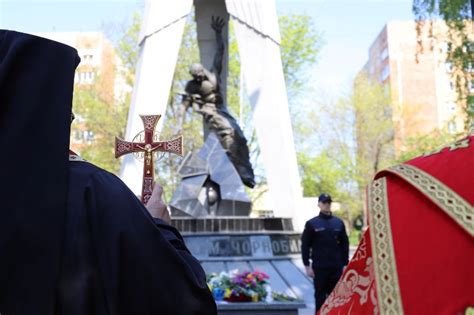 У Львові вшанували память загиблих у Чорнобильській катастрофі — Варіанти