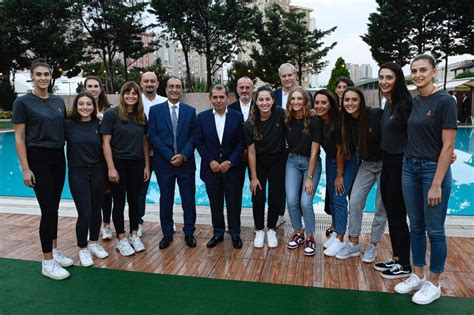 Galatasaray dan voleybol takımlarına açılış töreni Voleybolunsesi