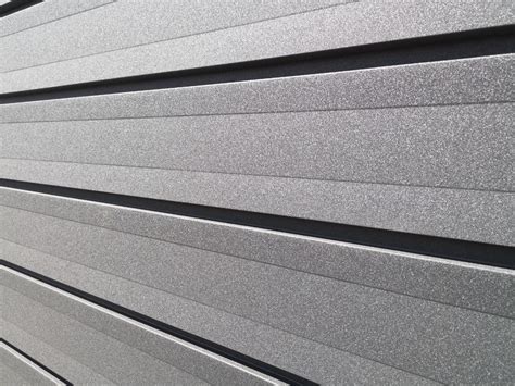 Ефектні Металеві Фасадні Панелі для Сучасного та Яскравого Оформлення Будівель