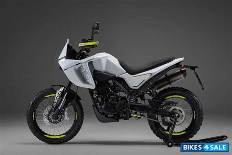 Benelli Bkx 300 Motorcycle Price Specs And Features Bikes4sale