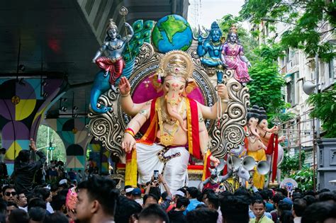 6 Powerful Ganesha Mantras To Remove Obstacles And Success