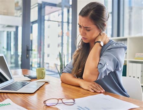 10 Best Chiropractic Neck Exercises For A Healthier Happier You