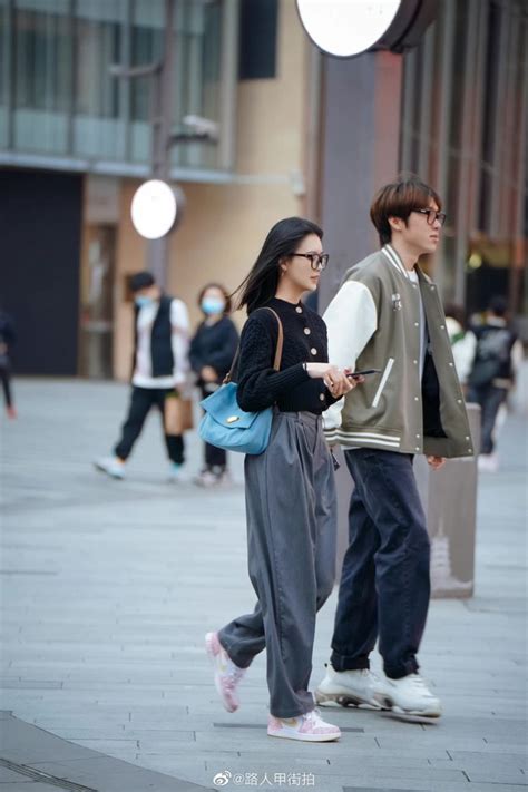ปักพินโดย Mintminttang ใน China Street Fashion