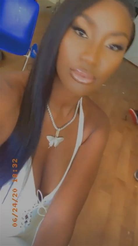 Aya Nakamura Photos Porno Photos Xxx Images Sexe 3777242 Pictoa