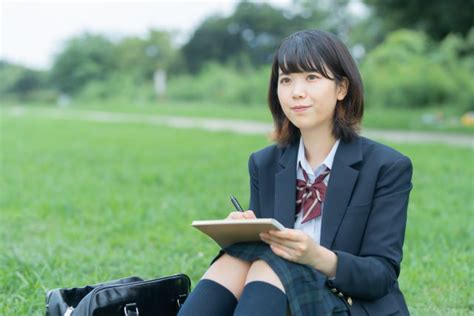 優しい香りがオススメ！高校生の彼女にプレゼントする香水選びのポイント＆人気の香水8選！