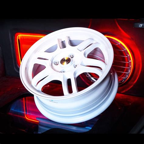 Terinspirasi Dunia Balap Dan Retro Hsr Luncurkan Dua Model Terbaru