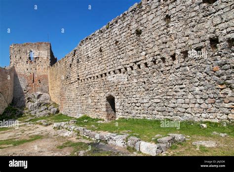 Montségur castle hi res stock photography and images Alamy