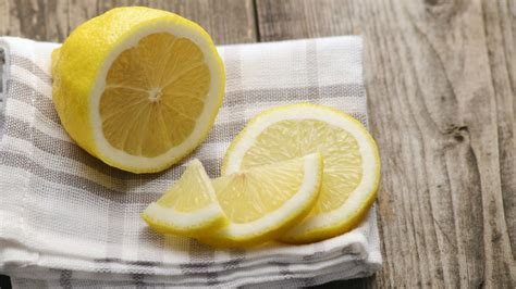 Il limone proprietà cosmetiche e ricette fai da te