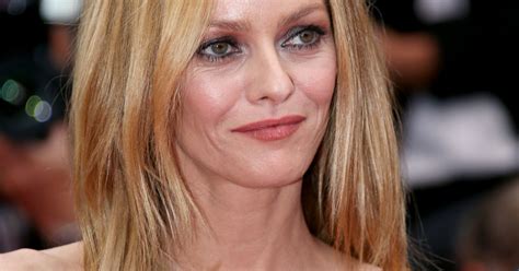 Vanessa Paradis Montée des marches de la cérémonie de clôture du