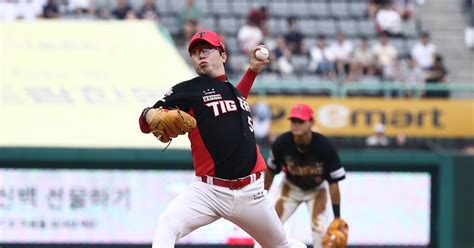 Kia 양현종 역대 7번째 10시즌 연속 100이닝 투구 기록 달성