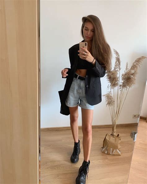 Фото Raznova в Instagram • 6 августа 2020 г в 1152 Fashion Shirt