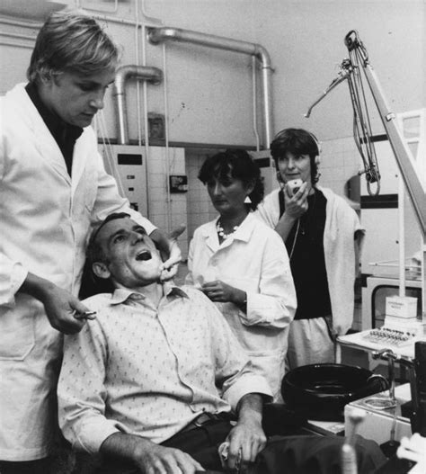 Két Lakkcipő Ha Csattan Komár László Volt Egyszer Egy Beatkorszak