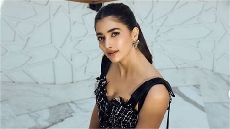 Deva Movie Actor Pooja Hegde Talks About Her Career Journey Says I Just Want To Take Versatile