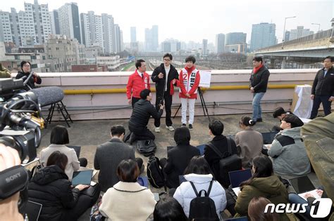 철도 지하화 공약 발표하는 한동훈 비대위원장 뉴스1