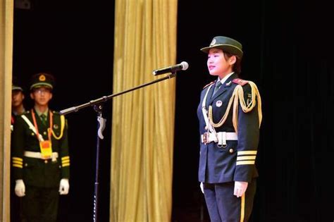 青春獻禮，向祖國致敬——我校學子喜獲「全國高校十佳標兵升旗手」稱號 每日頭條