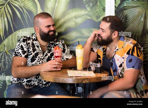 Romantische Schwule Lgbt Fotos Und Bildmaterial In Hoher Auflösung Alamy