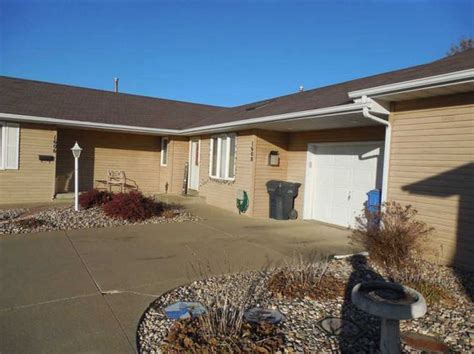 Le Mars Real Estate Le Mars Ia Homes For Sale Zillow