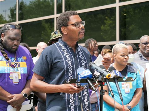 Loretto Hospital Workers Deliver 10 Day Strike Notice Austin Weekly News