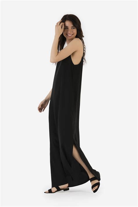 R Label Offers Effortless Go To Dressing For Modern Women