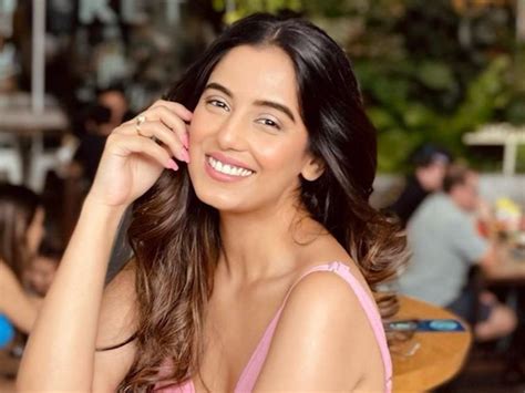 Srishty Rode In Bathing Suit Says Why Chase You When Im The Catch