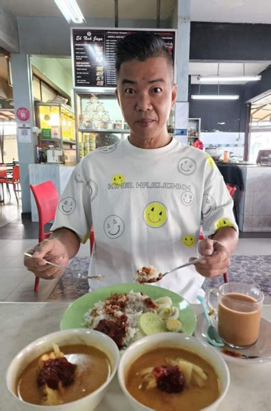 Msian Man Saves Nasi Lemak Stall From Closure By Paying Off 1 Years Rent