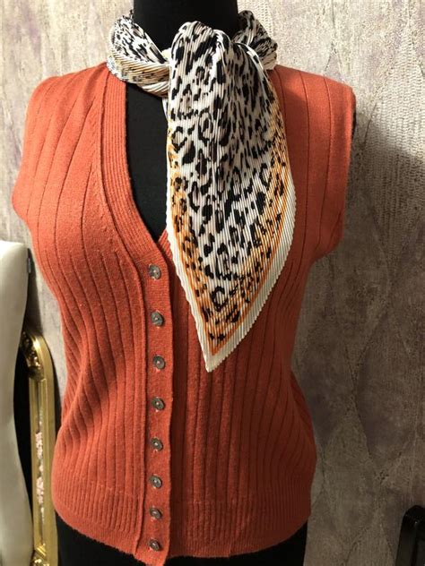 Жилет теракотового кольору — ціна 240 грн у каталозі Жилети Купити жіночі речі за доступною