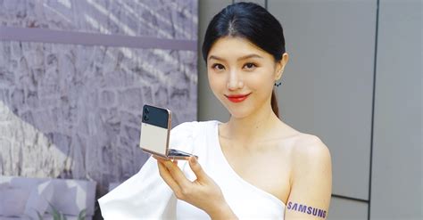 三星新一代摺疊旗艦 Galaxy Z Fold4、galaxy Z Flip4 動眼看！硬體進化，摺疊應用更完善 Sanjinoir 黑侍樂讀
