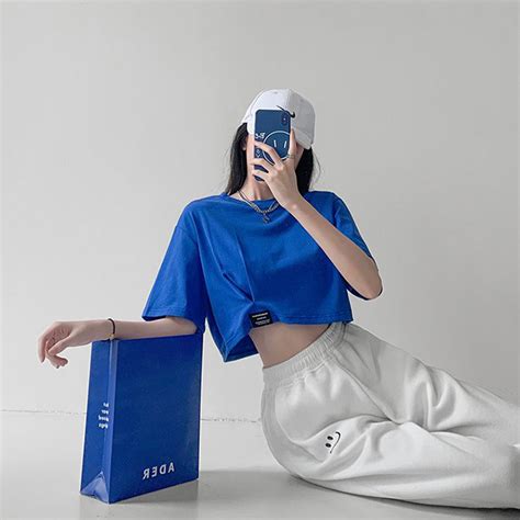 세일상품 패치 꼬임 크롭반팔티 숏기장 유니크 트렌디 여성룩 에이블리