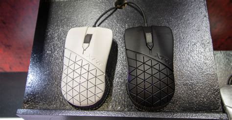 XPG Headshot Mouse Adapts Shape Individually To The User